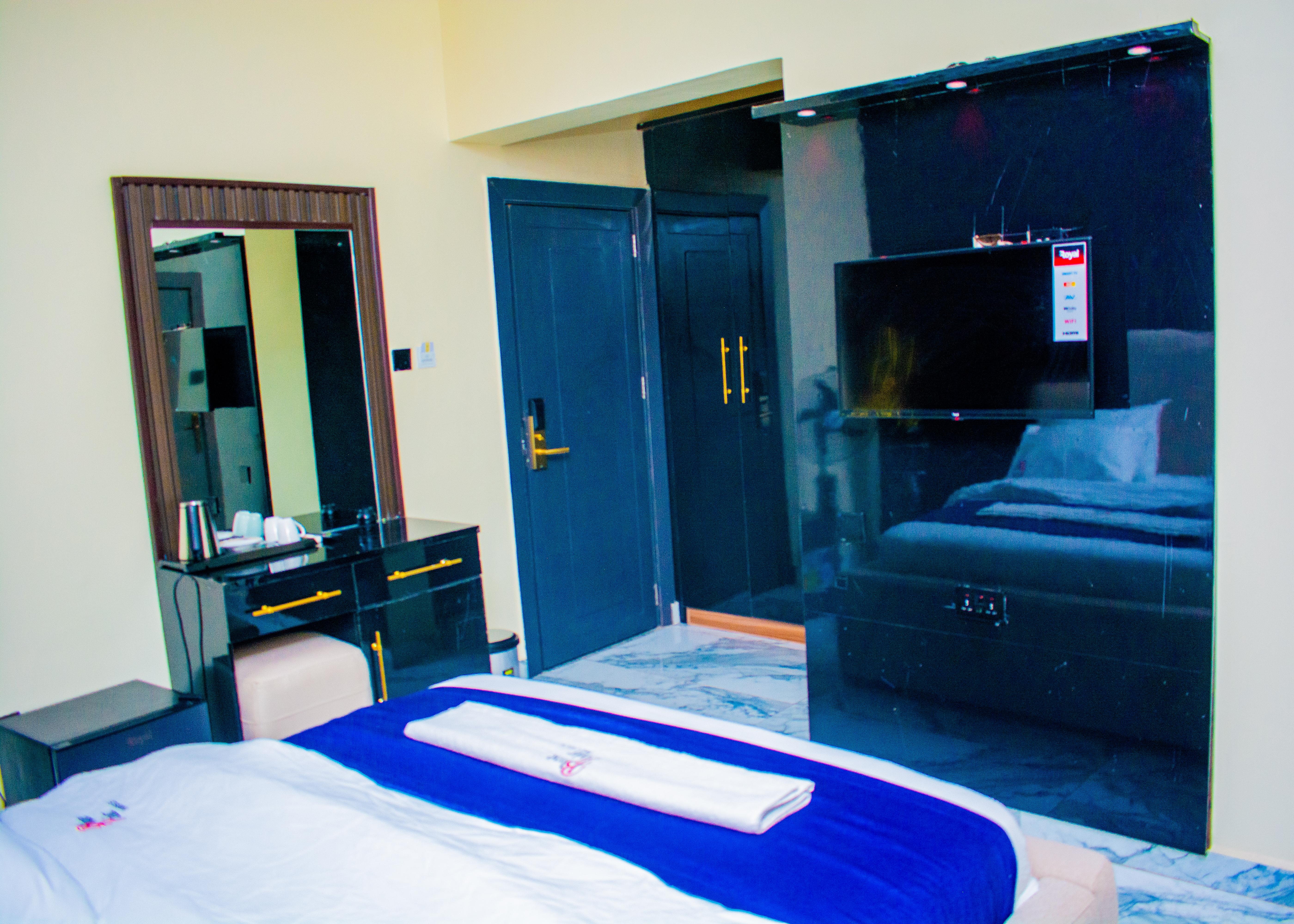 Diplomatic Suite